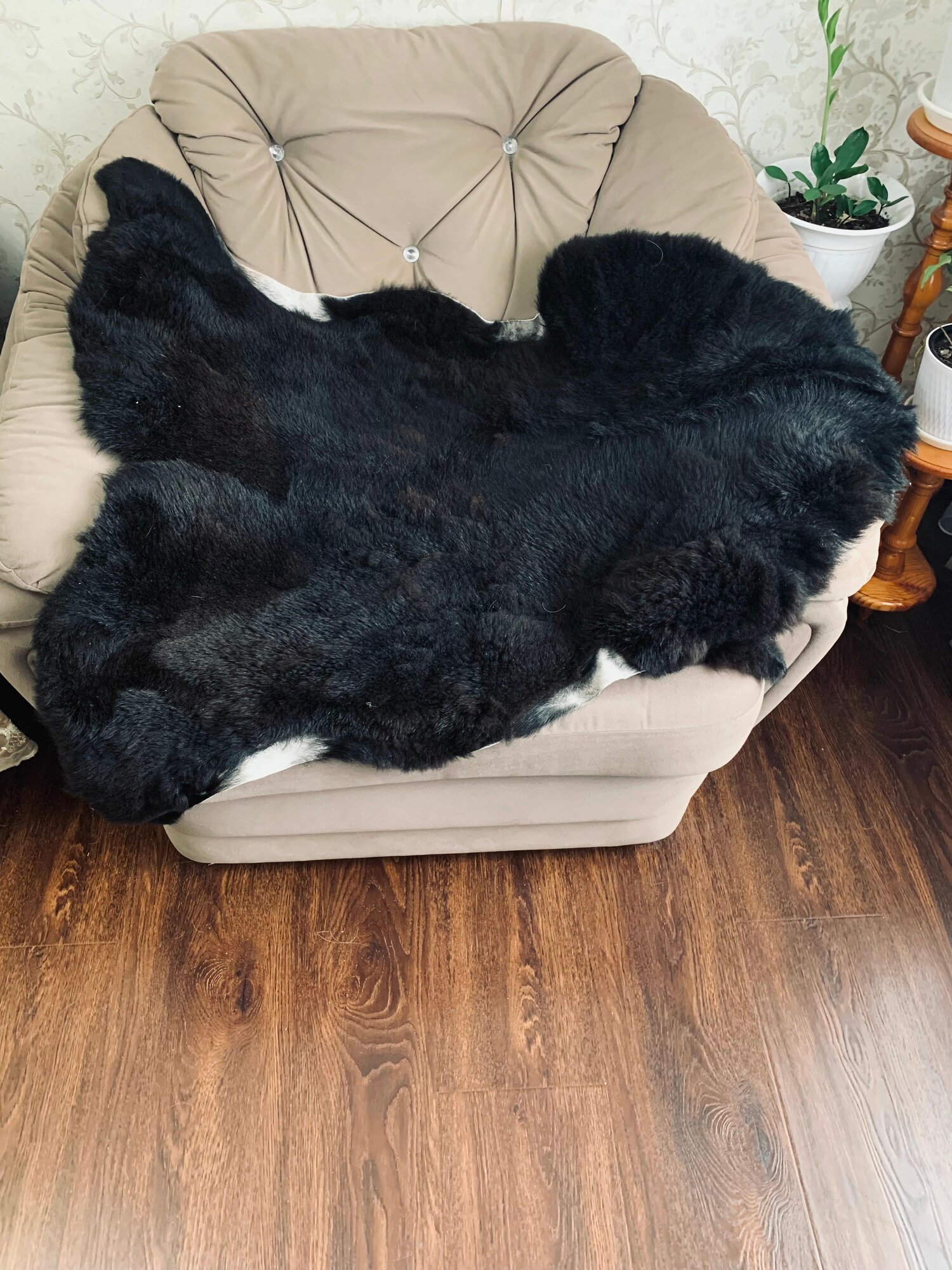 Ковер-накидка из натуральной овечьей шкуры (мех, овчина) для дома и авто