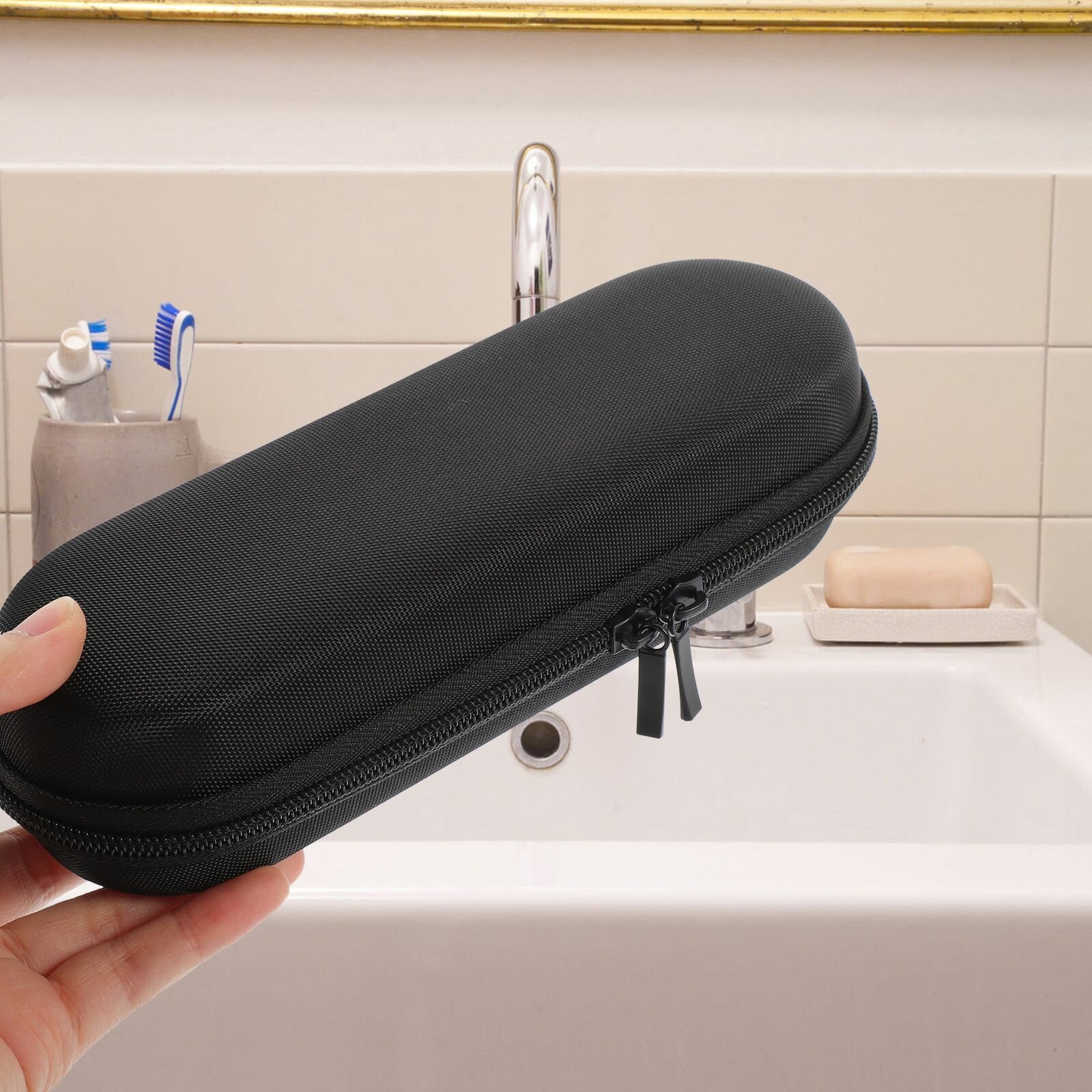 Тканевый футляр для электрозубной щётки чёрного цвета для путешествий