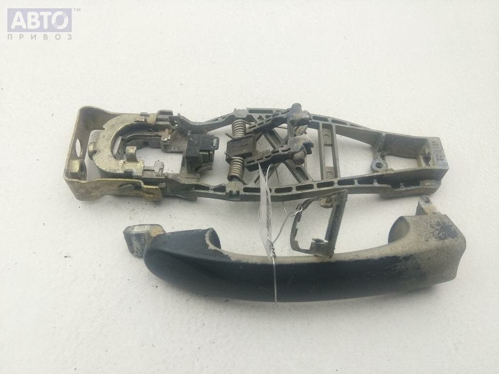 Ручка двери наружная передняя левая Volkswagen Caddy (2004-2010)