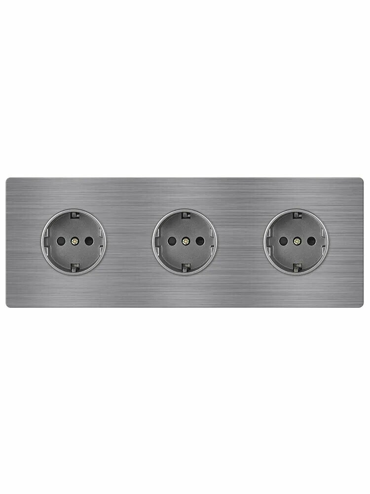 Розетка тройная 3 поста, рамка из алюминиевого сплава 244*82*8mm, тройная розетка 16А 250В, заземление, защитные шторки, цвет серый.