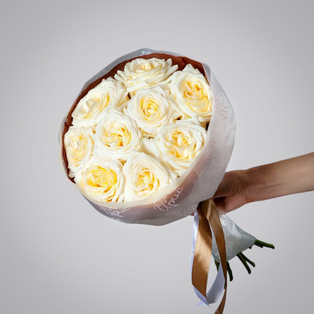 Монобукет 9 пионовидных Роз "Candlelight" в упаковке с тишью