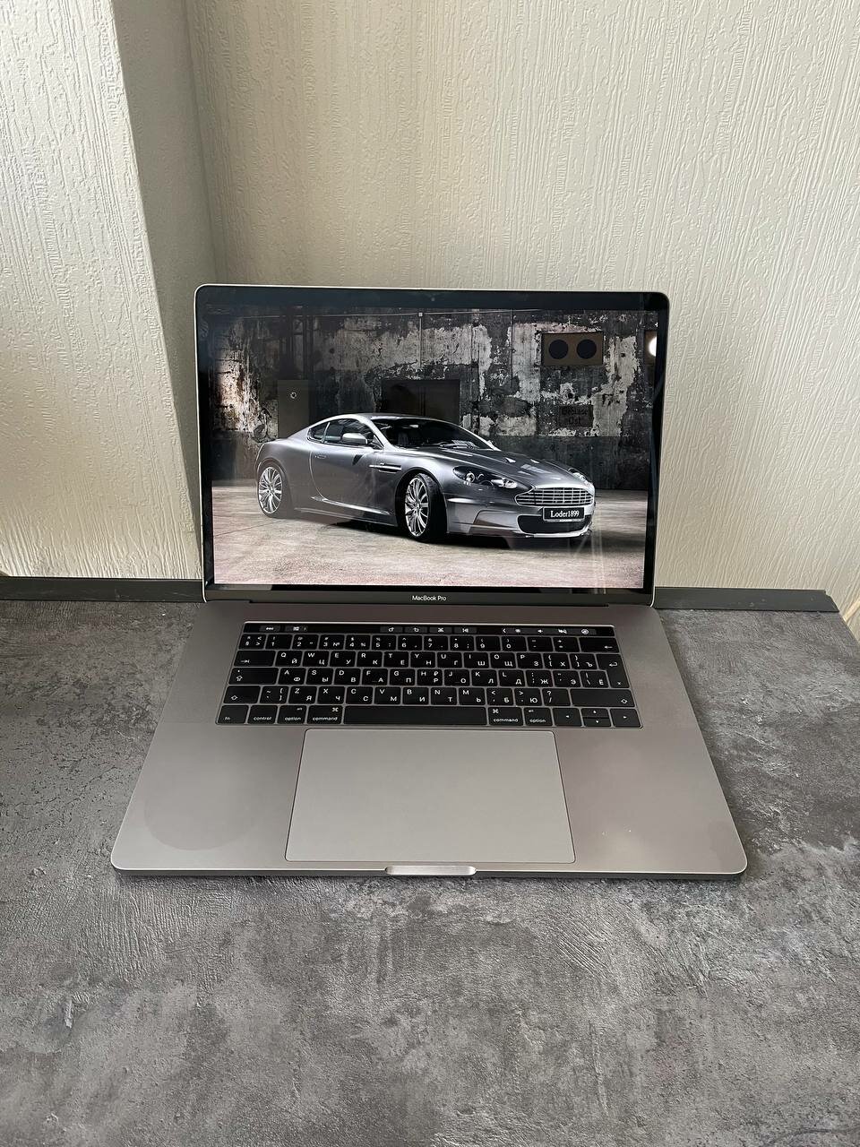 15.4"Ноутбук Apple MacBook Pro 2016, ntel Core i7 2.7 ГГц,RAM 16 ГБ,SSD 512 ГБ, AMD Radeon Pro 460,Intel HD Graphics 530