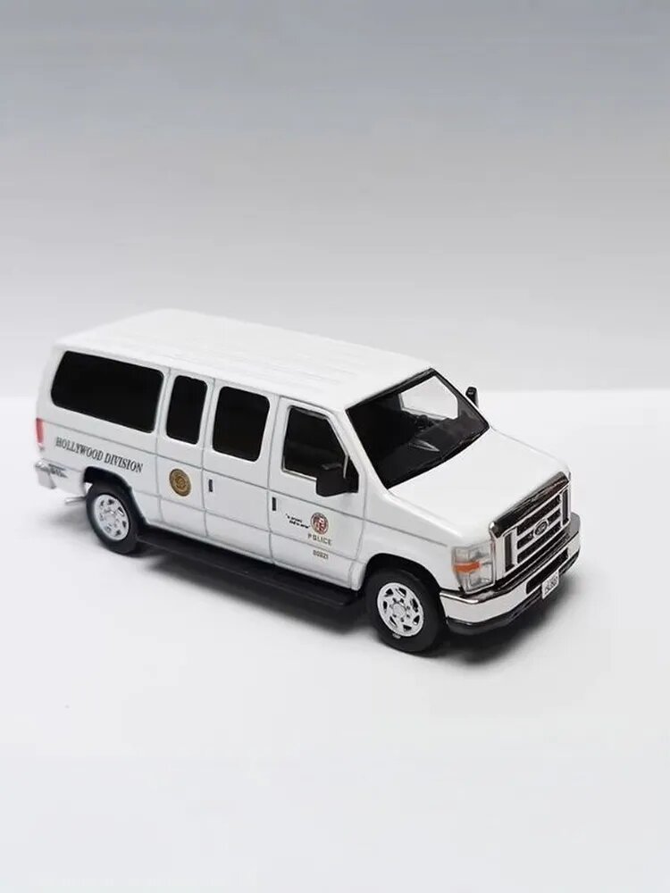 Машинка металлическая модель 596 1:64 Ford E-series Van, Металлическая модель Ford E-series Van White, масштаб 1:64