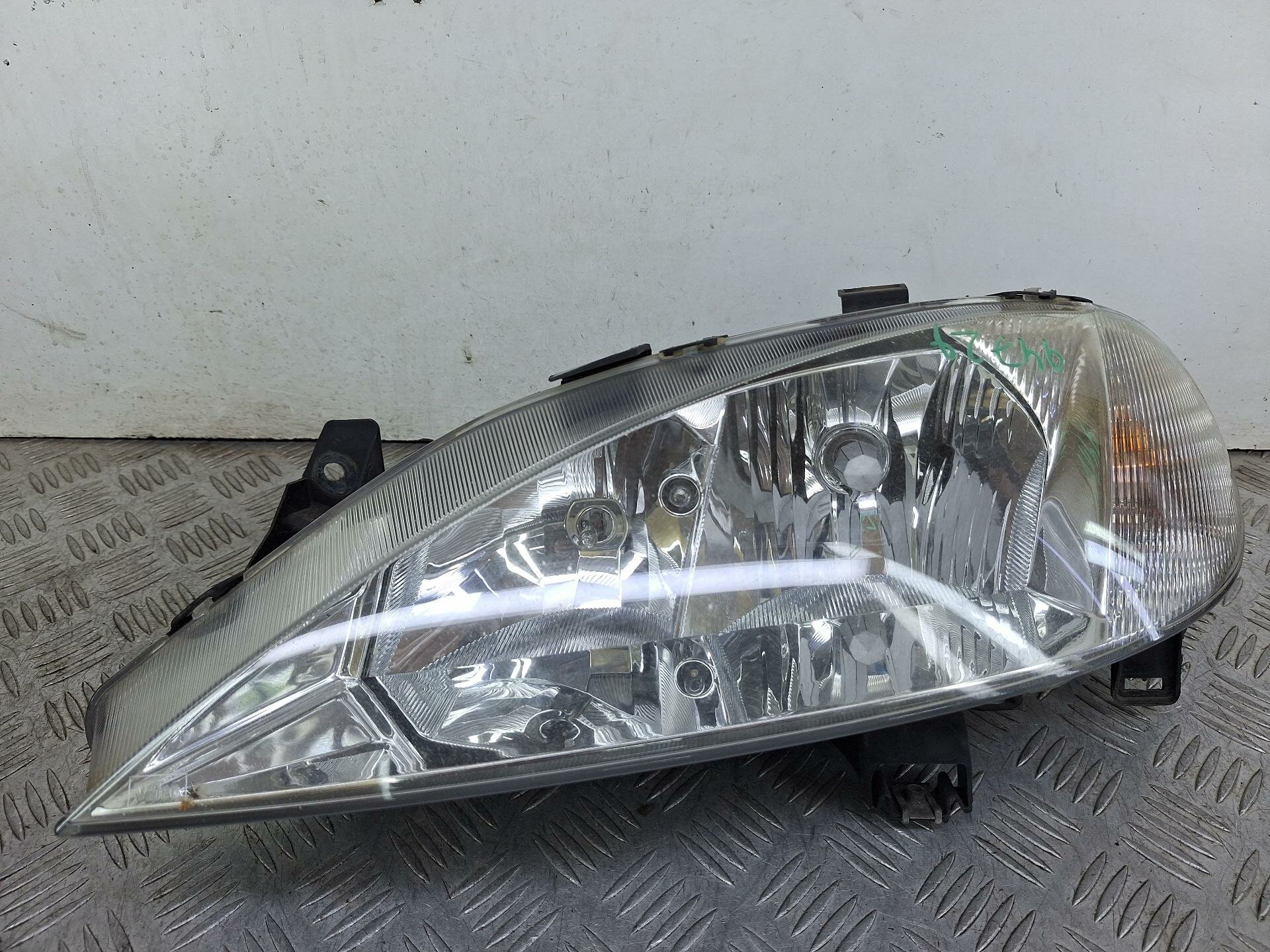 Фара левая Renault Megane рест. (1999 - 2003) 7701047184