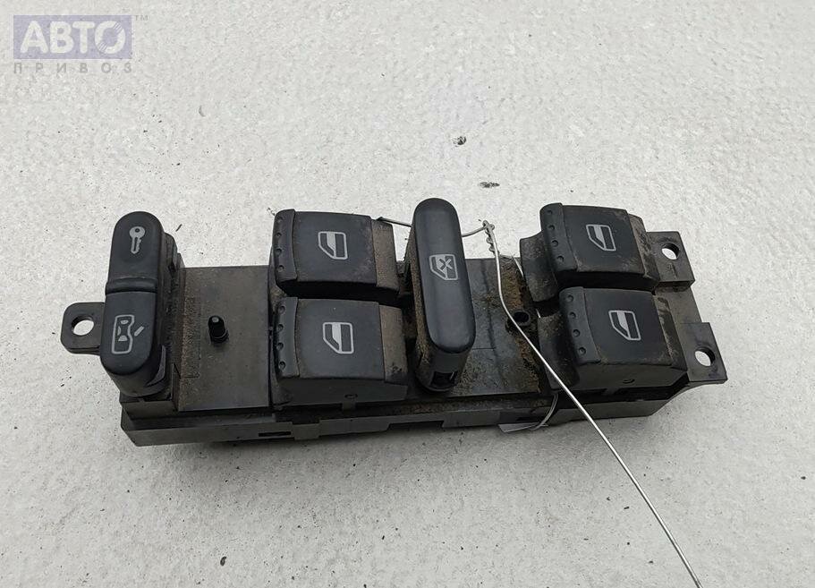 Блок кнопок управления стеклоподъемниками Volkswagen Passat B5+ (GP)