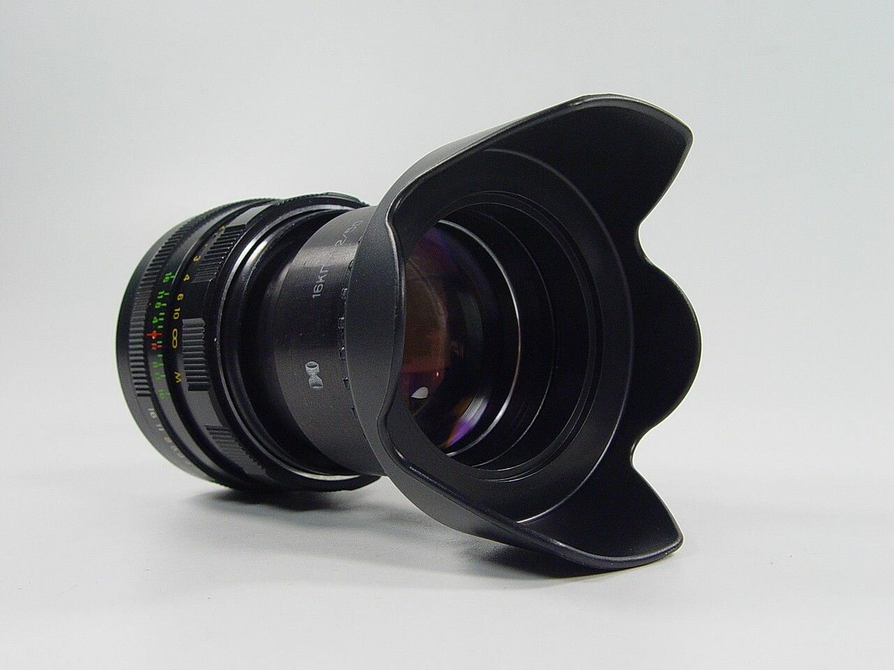 Крученое боке. Объектив творческий сверх- светосильный. РО-109 или 16КП f/1.2 50мм под Sony NEX E-mount