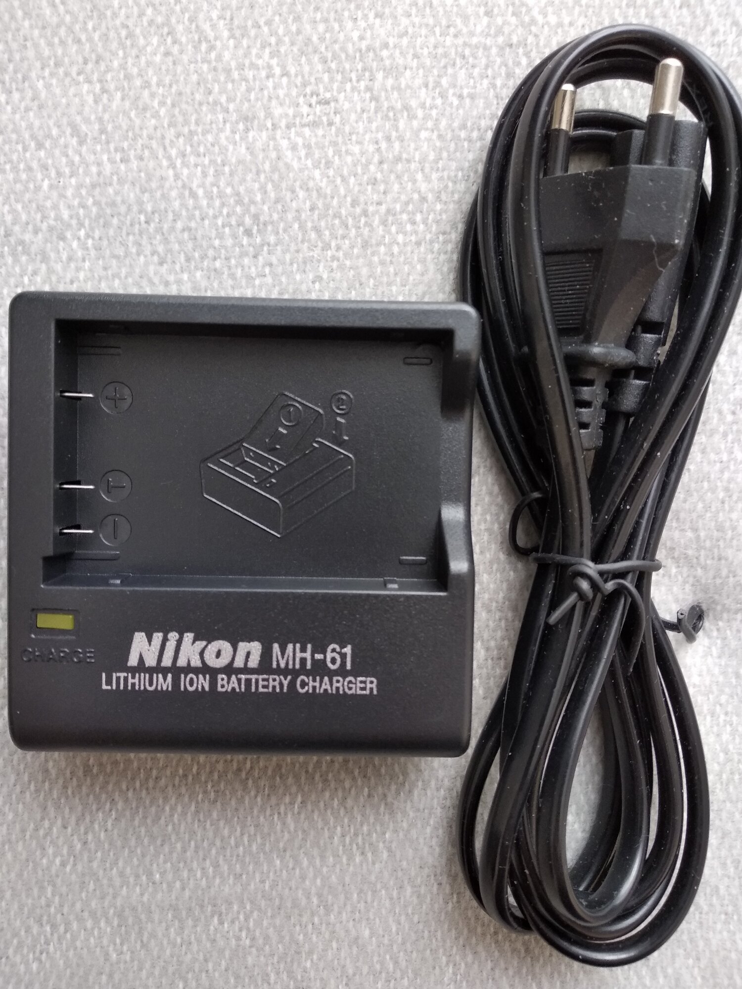 Зарядное устройство MH-61 для Nikon