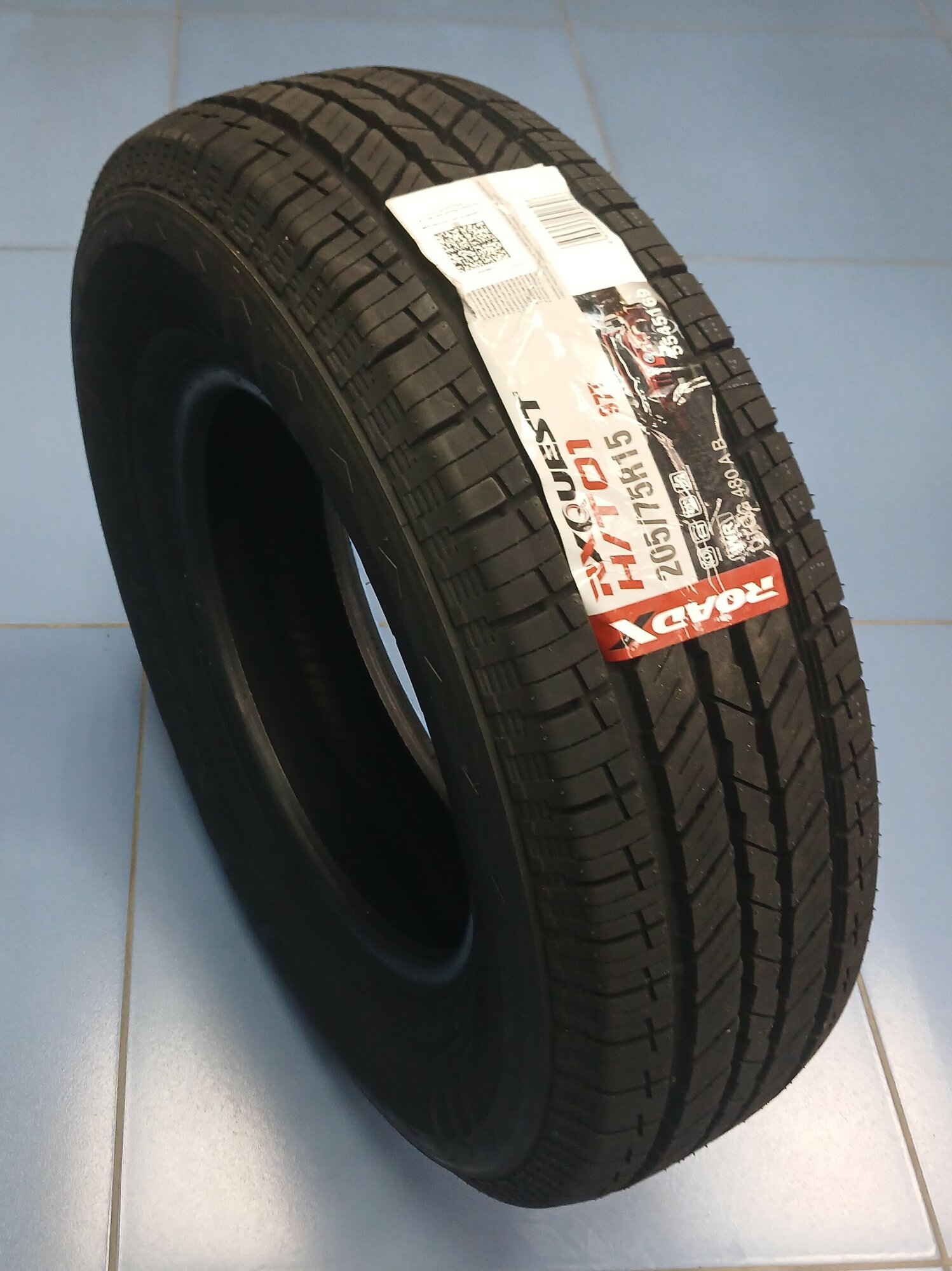 Летние шины 205/75R15 RoadX RXQuest H/T01 97T (дата 4425) Китай