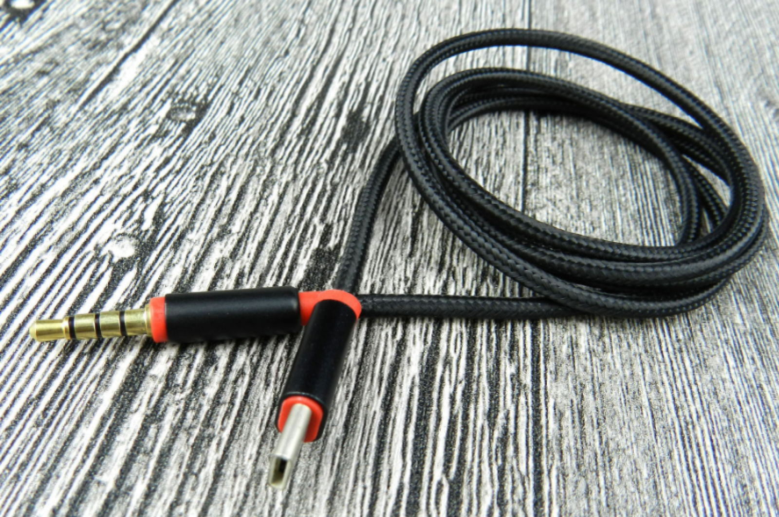 Автомобильный аудио-кабель MyPads AUX jack 3.5 мм (угловой) - USB TYPE-C, 1 м, черный