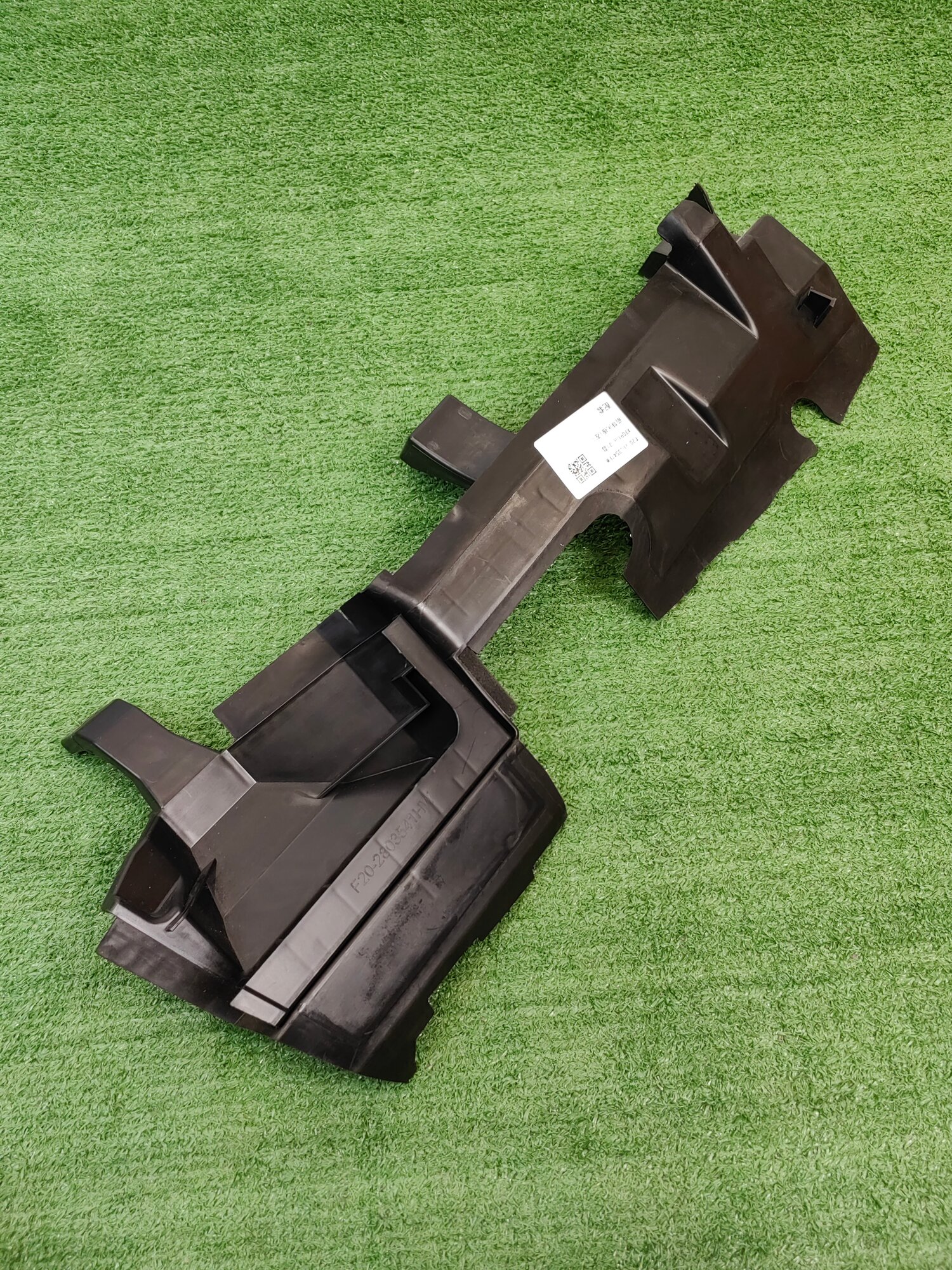 Jetour Дефлектор радиатора левый Jetour X90 Plus F202803541HW