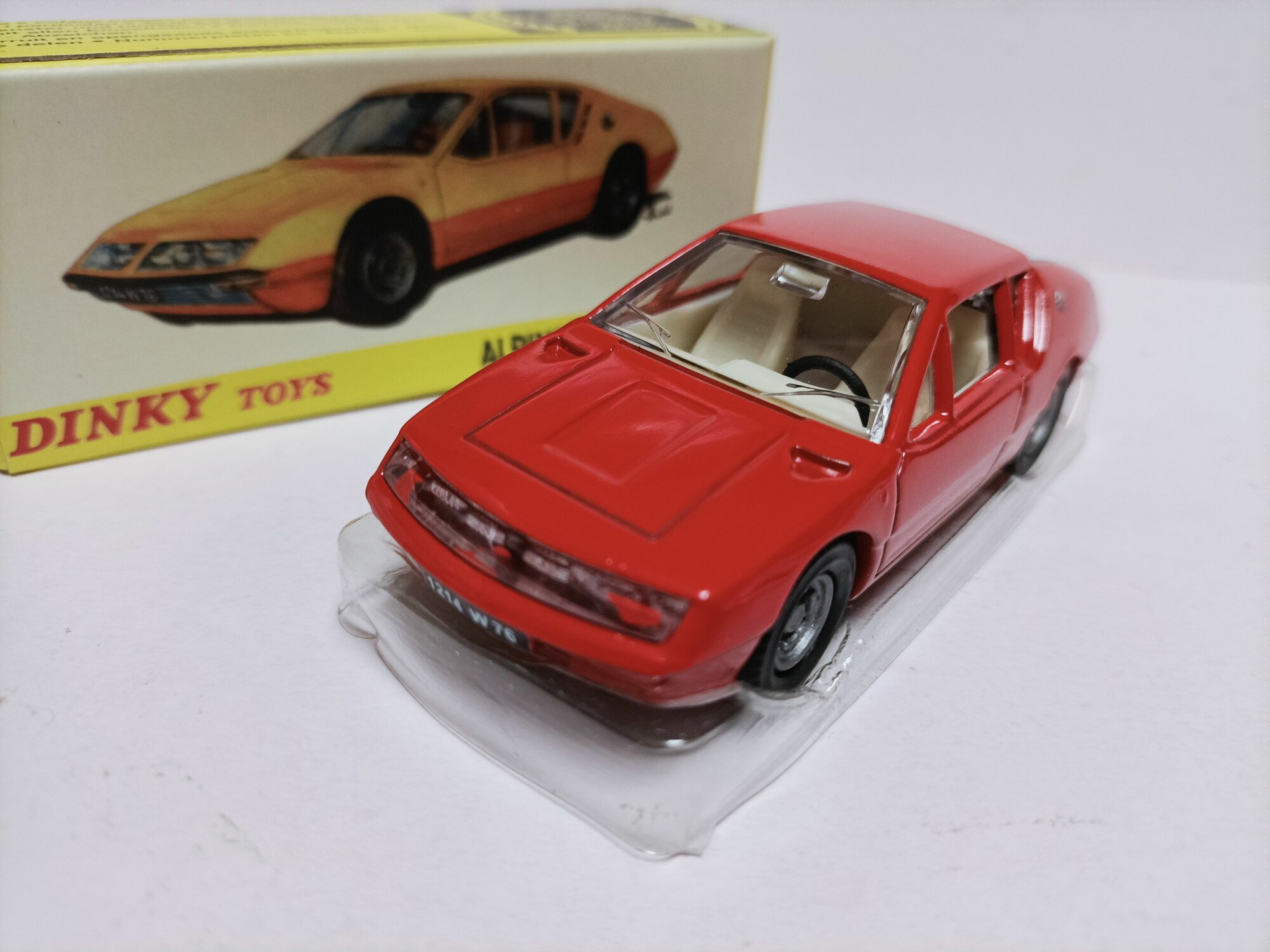 Dinky 1:43 Спортивный автомобиль из сплава Alpine Renault A310 Красный