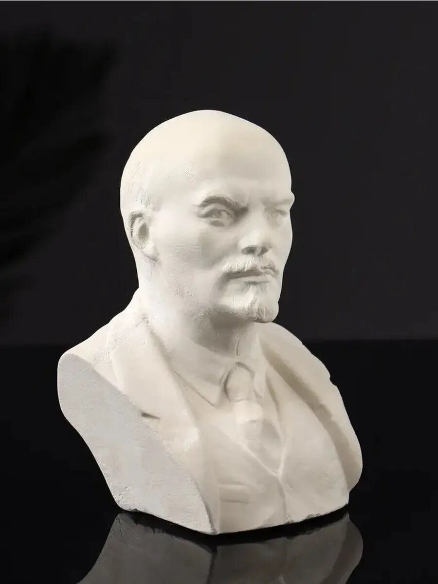 Миниатюрный бюст В. И. Ленина из гипса
