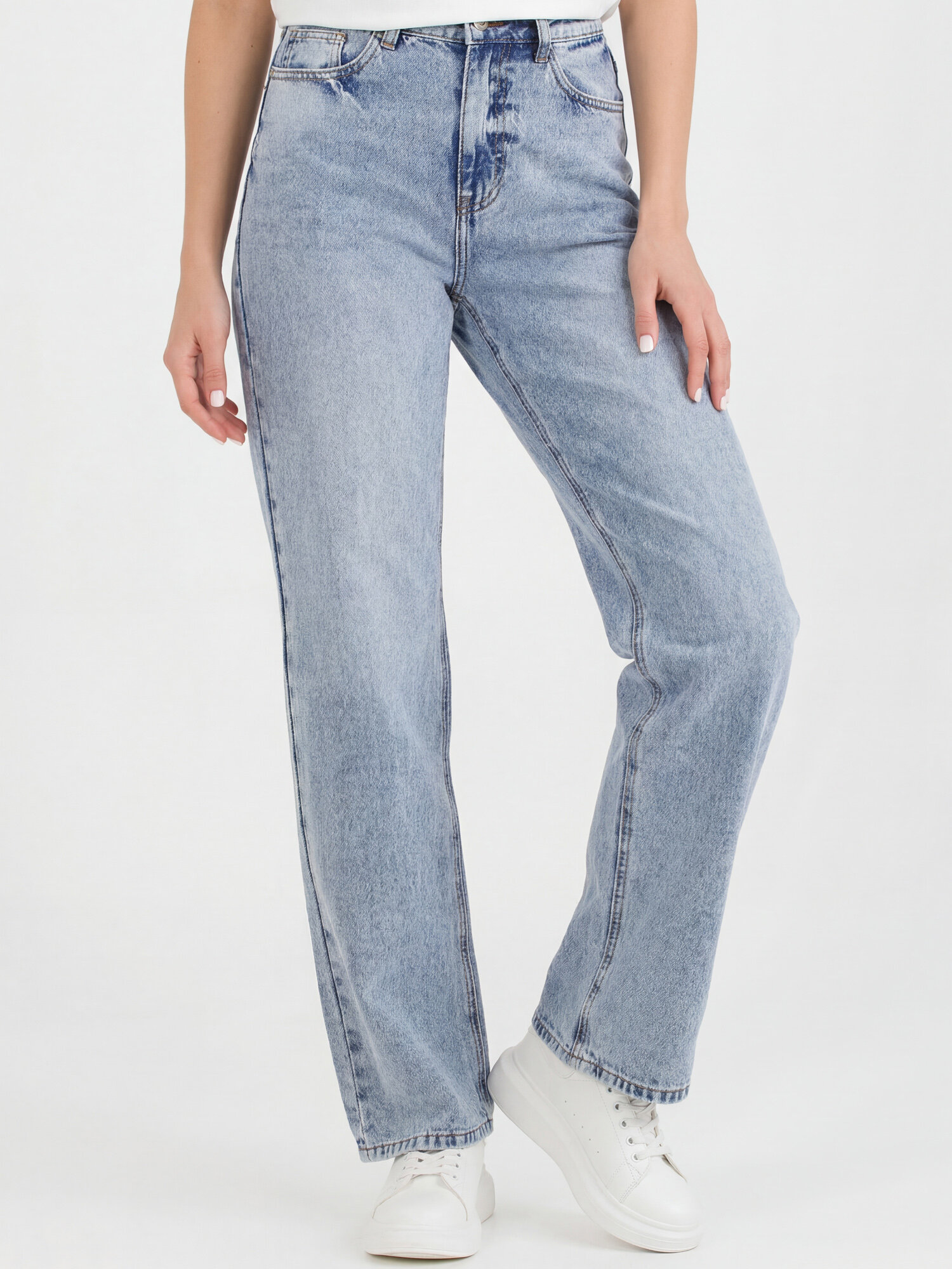 Джинсы трубы голубые,свободный крой 