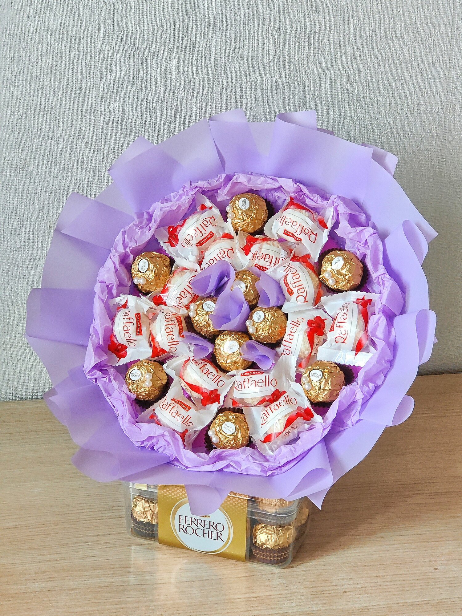 Букет из конфет Raffaello, Ferrero Rocher