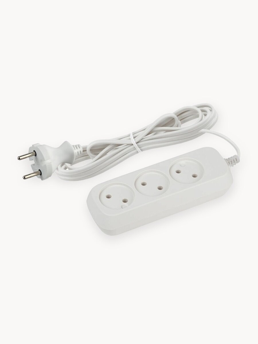 Удлинитель сетевой электрический Intro U330-W без заземления 3 розетки, 3 м, ШВВП 2х0,75мм2, 6A, белый