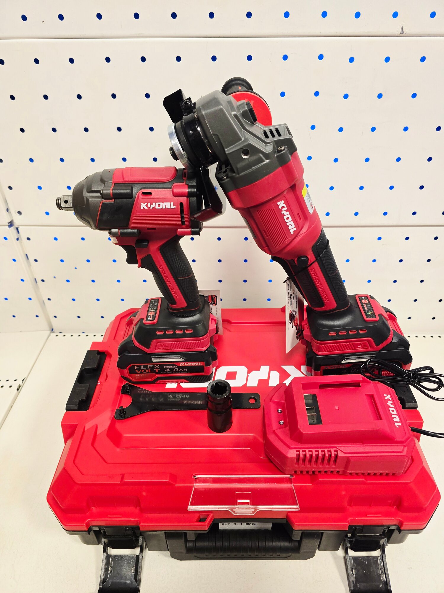 Аккумуляторный комбо-набор Kyoal гайковерт-винтоверт + ушм-болгарка 6320+6065, 21В, 2x4Ач, кейс