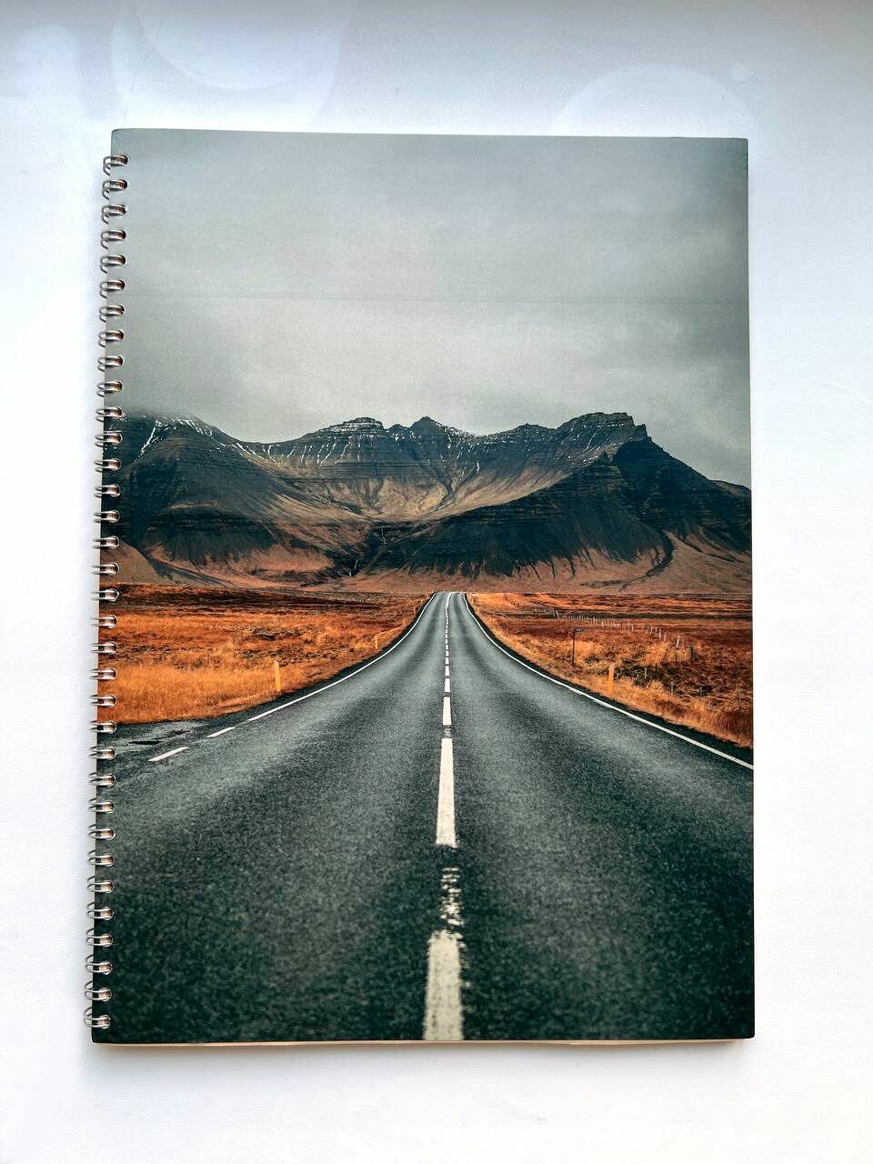 Блокнот / тетрадь для записей в клетку А4 на пружине, 96 л, темно-серый