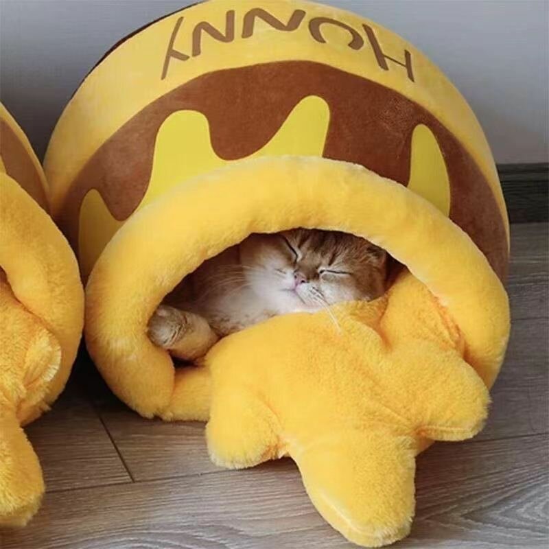 Кошачий помет зима теплый закрытый охранный побег из питомника
