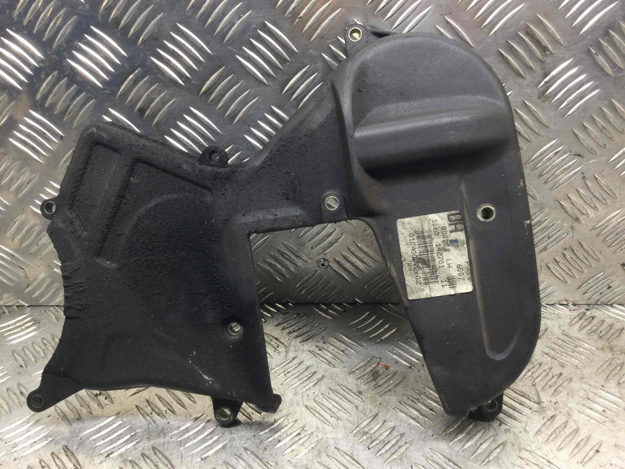 Б/У Защита (кожух) ремня ГРМ Ford Focus 1 поколение [рестайлинг] (2001-2005) 2004 г.