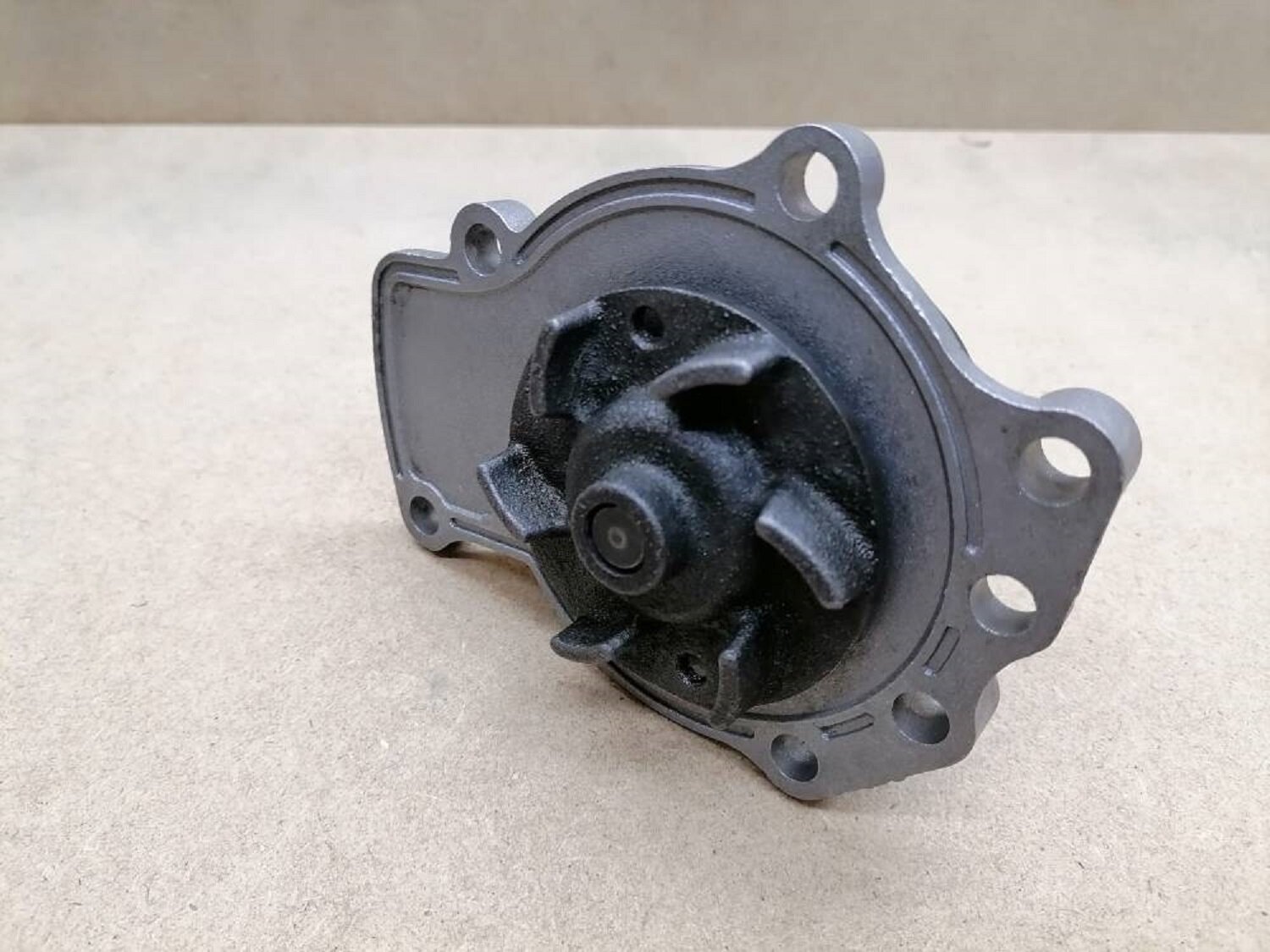Насос водяной (помпа) Saleri SIL PA685 для Nissan Primera 2.0 SR20DE и др.