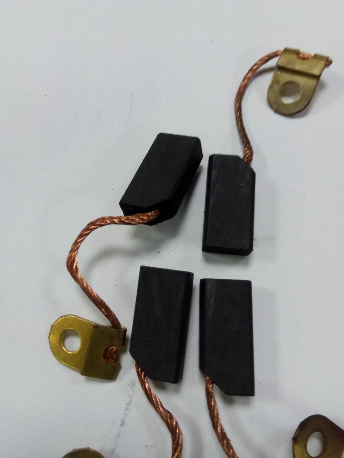 Угольные щетки 5х8х16 дрель Ростов 4 шт.