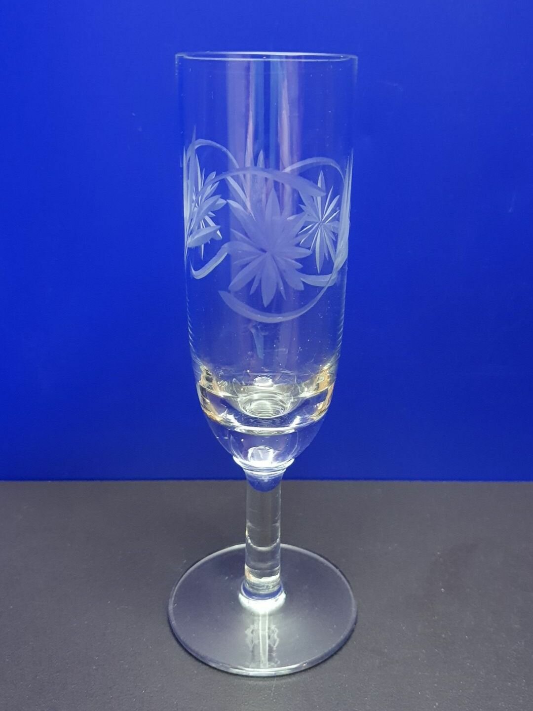 Винтажный бокал для шампанского, стекло, резьба, СССР, 70е