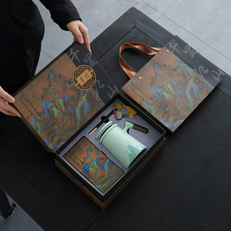 Набор для бизнеса компании: подарок, блокнот "Тысяча миль рек и гор", офисная керамическая чашка для чая, сувенир для клиентов