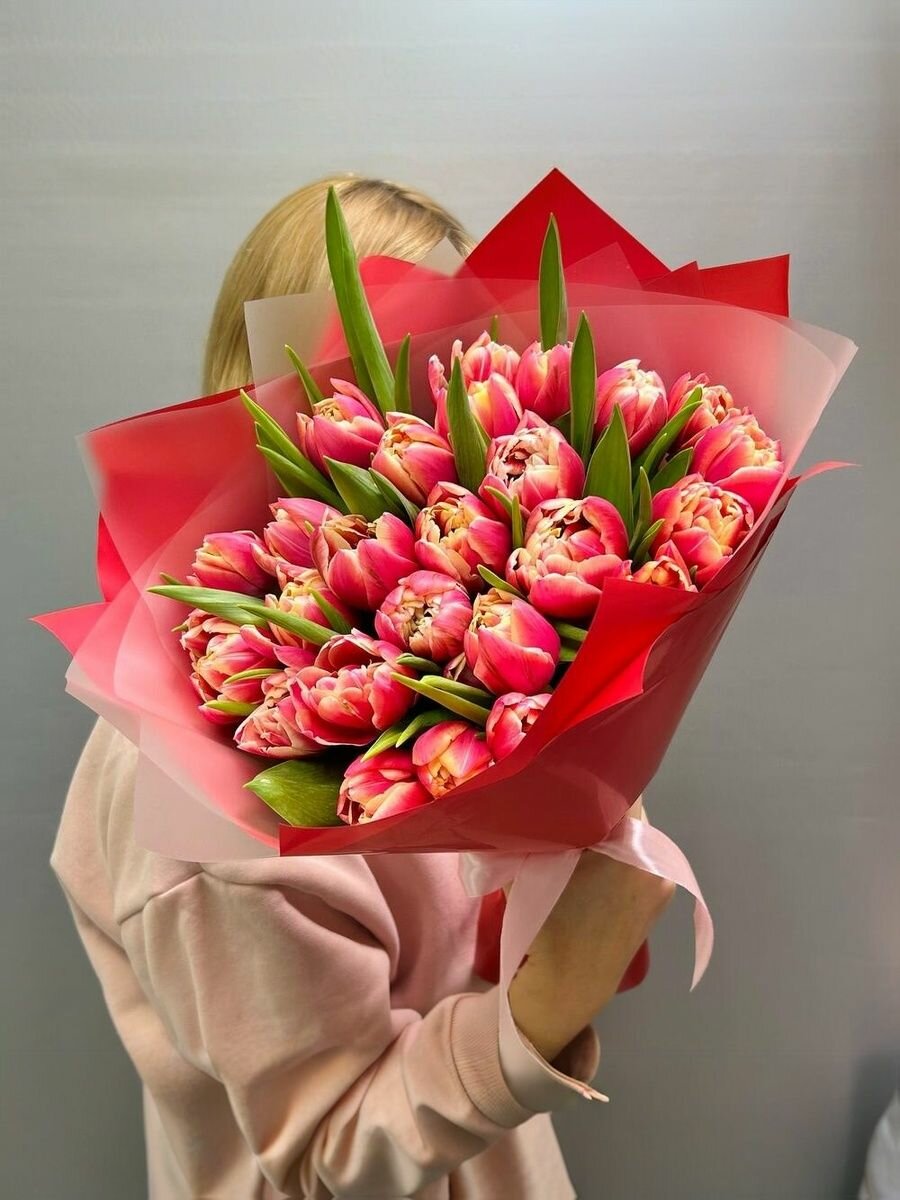 Букет из 25 пионовидных тюльпанов сорта Коламбус