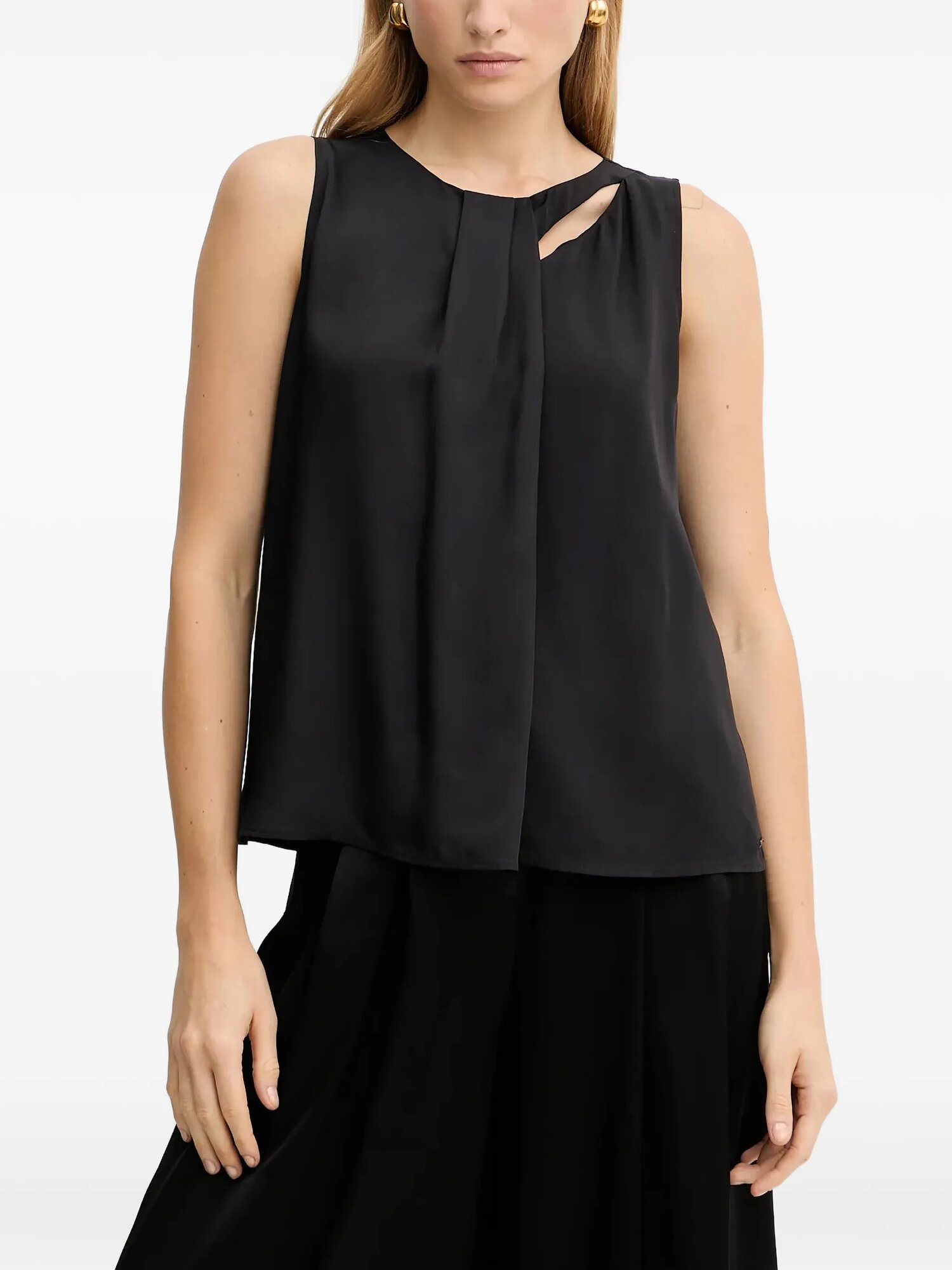 Блуза Cut-out sleeveless blouse