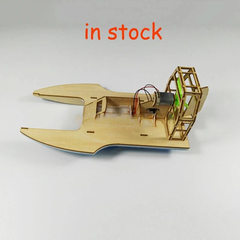 Деревянный конструктор радиоуправляемой лодки Goni "Летучая Рыба"