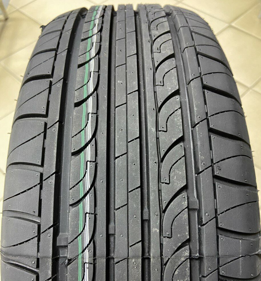 R-16 215/60 Centara Vanti Touring 95V