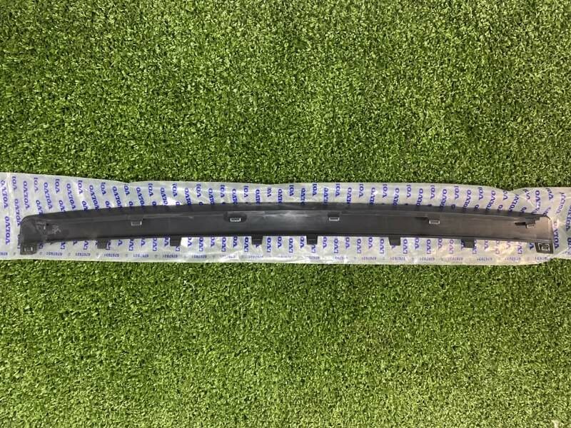 Накладка бампера переднего Volvo Xc90 новая ориг Б/У с пробегом