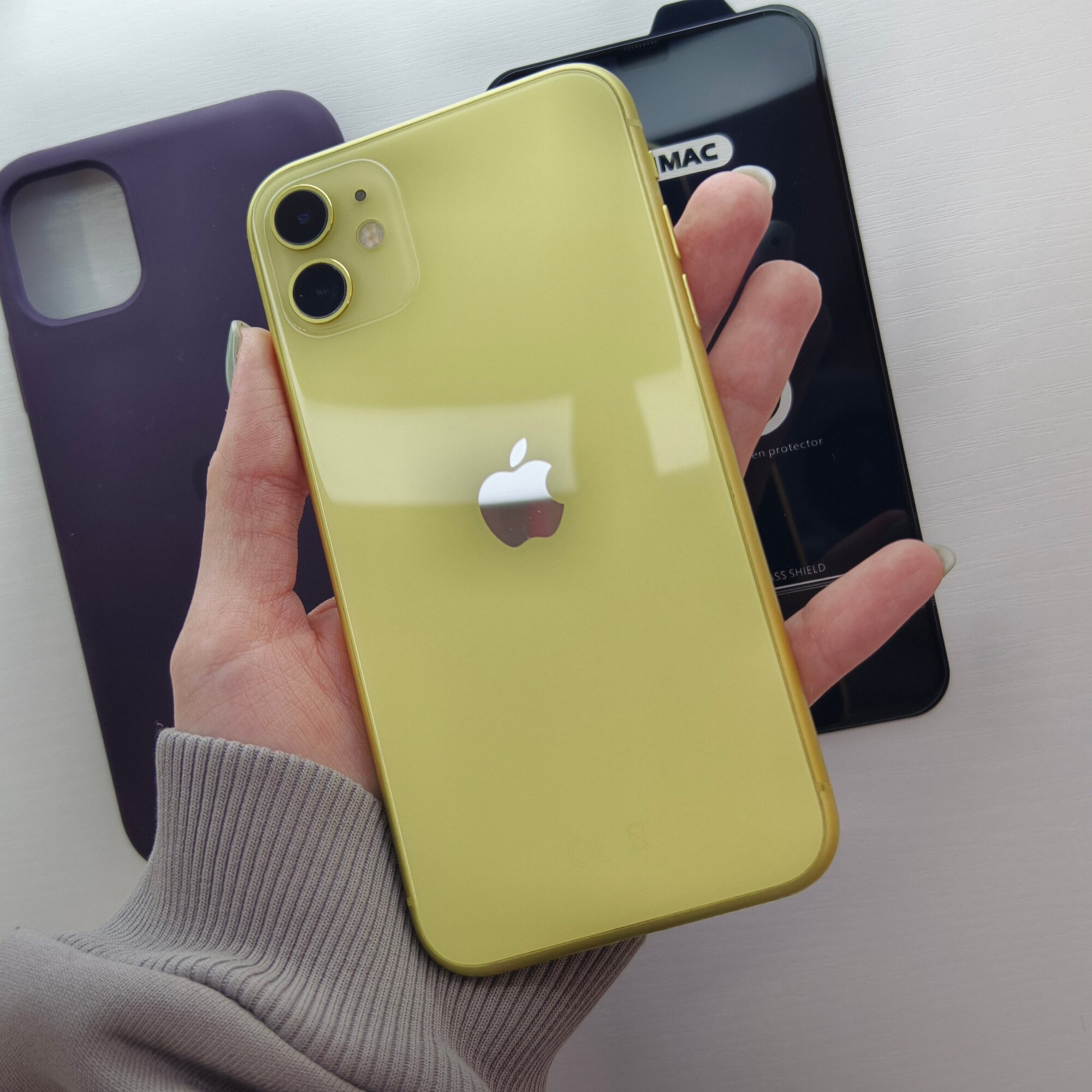 Смартфон Apple iPhone 11 64 ГБ, Dual: nano SIM + eSIM, желтый