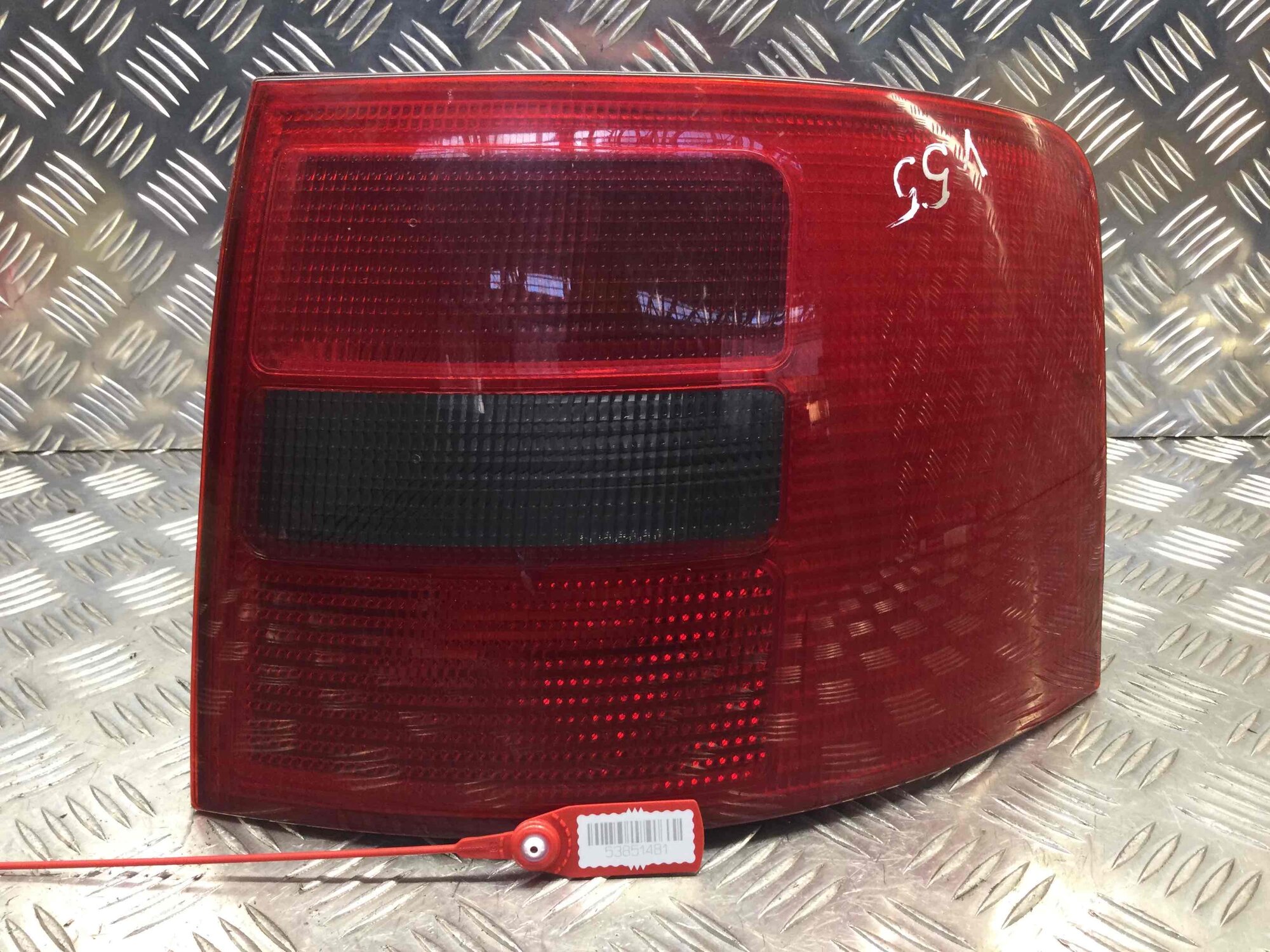 Б/У Фонарь задний правый Audi A6 C5/4B (1997-2004) 2001 г.