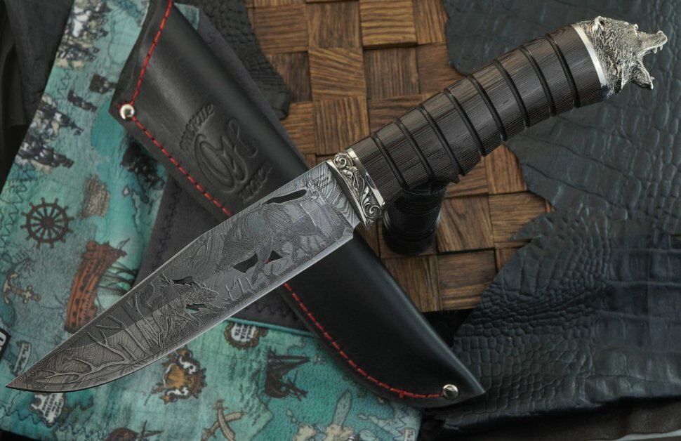 Окские Ножи нож Коршун, клинок дамаск, сквозная гравировка, рукоять стабилизированное дерево