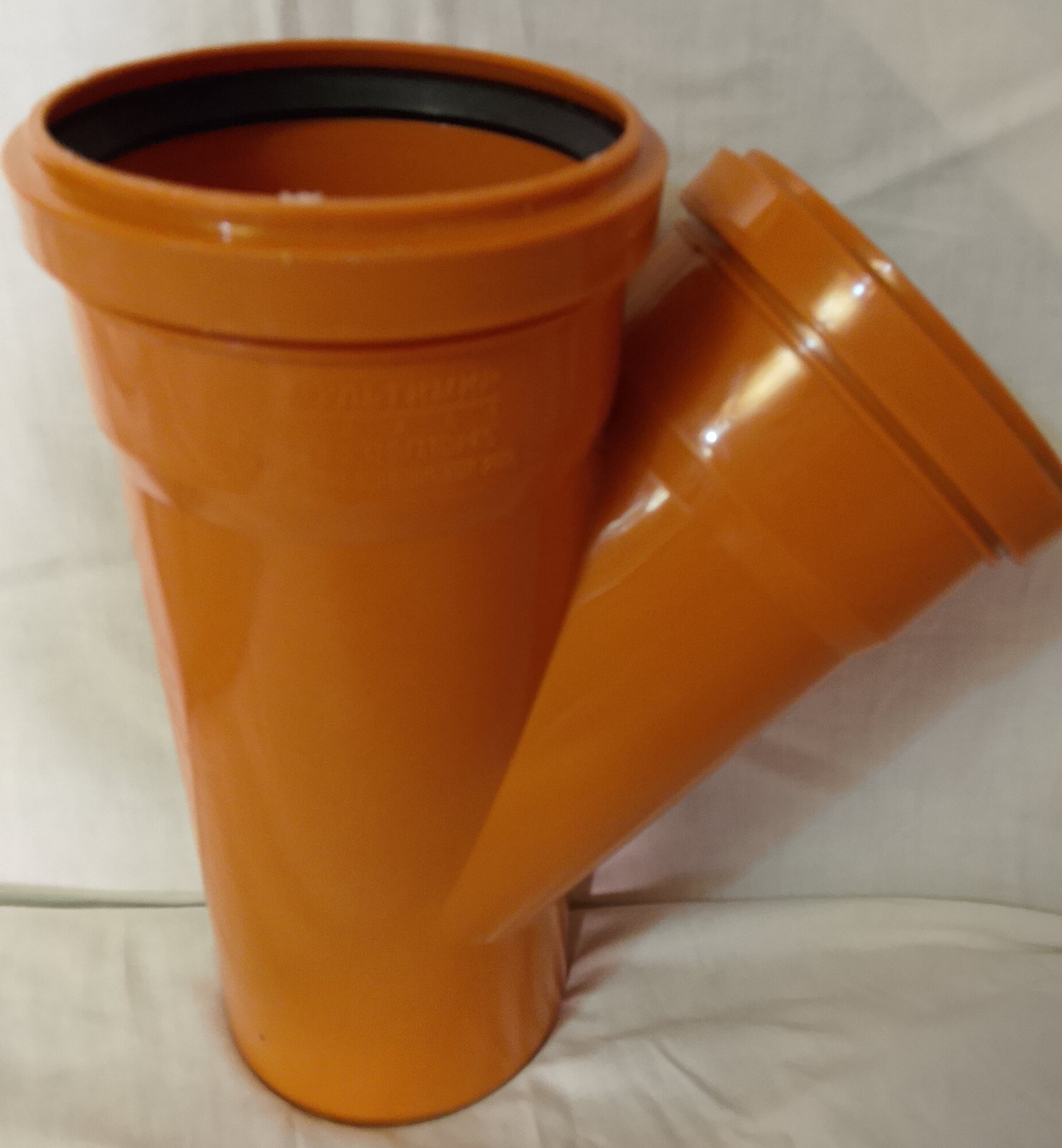 Тройник "Мультимир Пласт", наружный, 110х110 мм, рыжего цвета, угол 45°