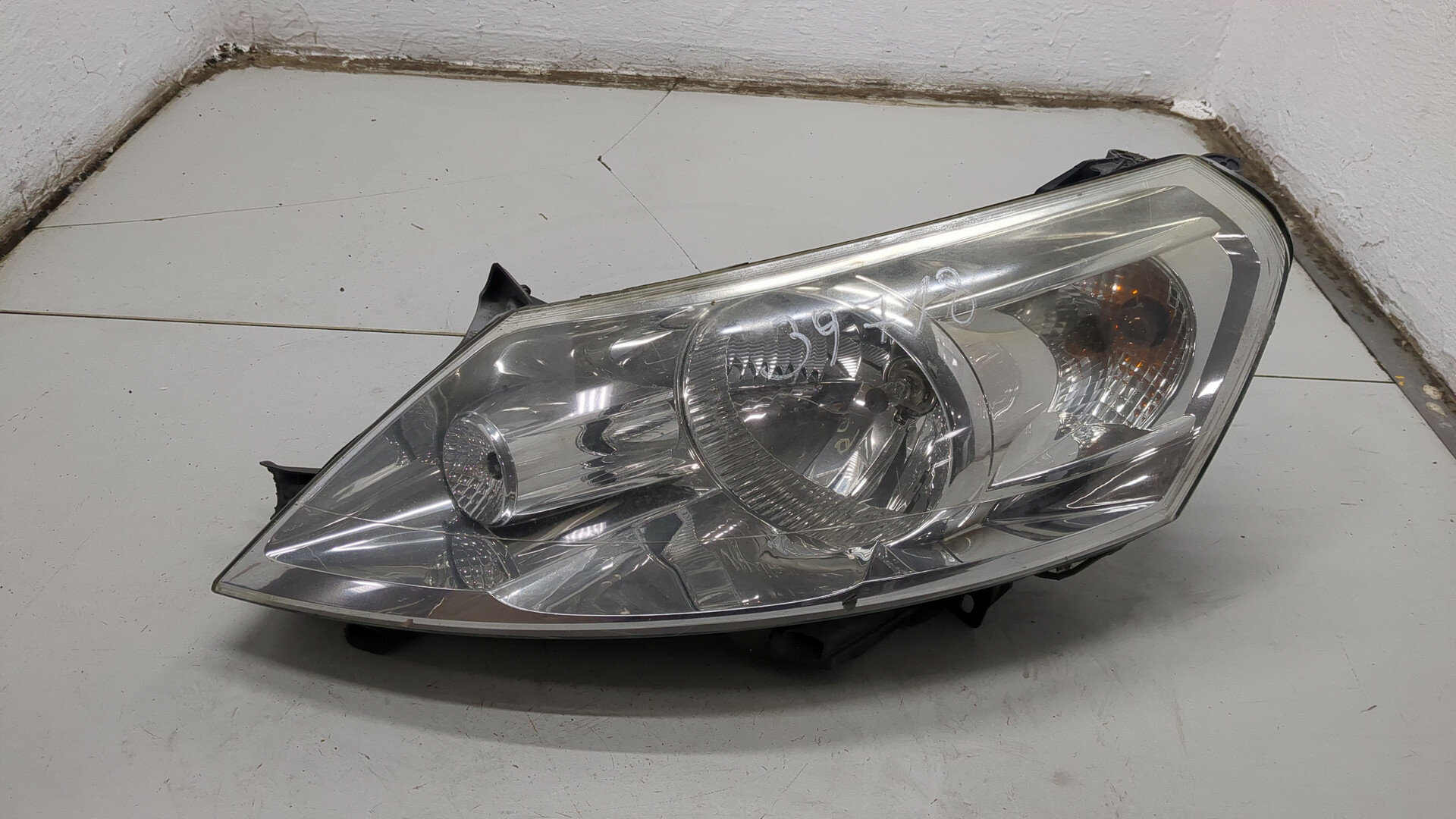 Фара (передняя) левая Citroen Jumpy (Dispatch) Б/У