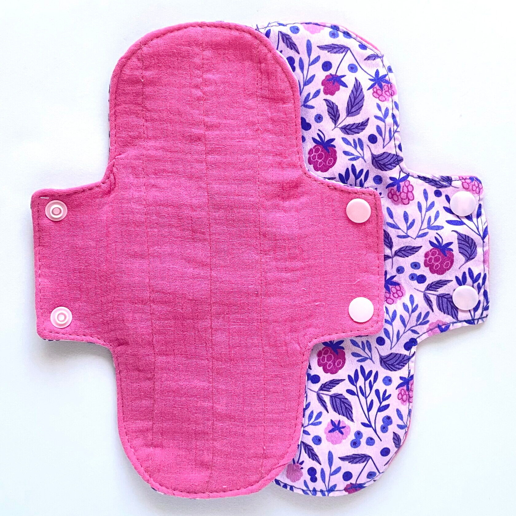 Многоразовая тканевая прокладка BerryCup, с крылышками, розовая, гипоаллергенная