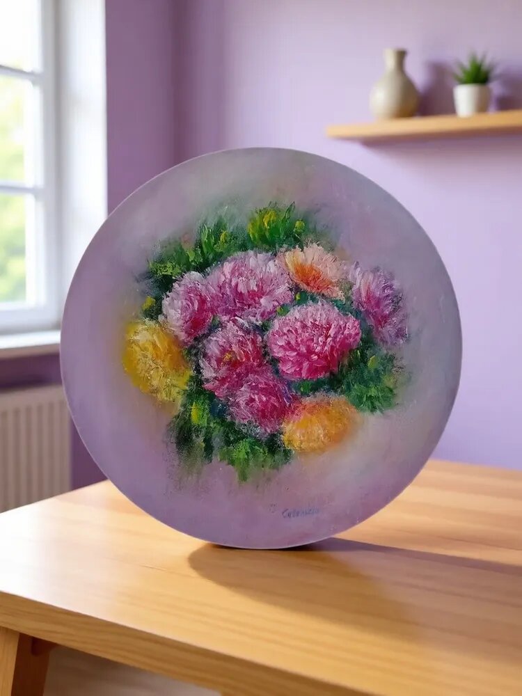 Картина маслом "Пионы". Ручная работа. Масло, холст на подрамнике. Размер холста круглый d 40 см.