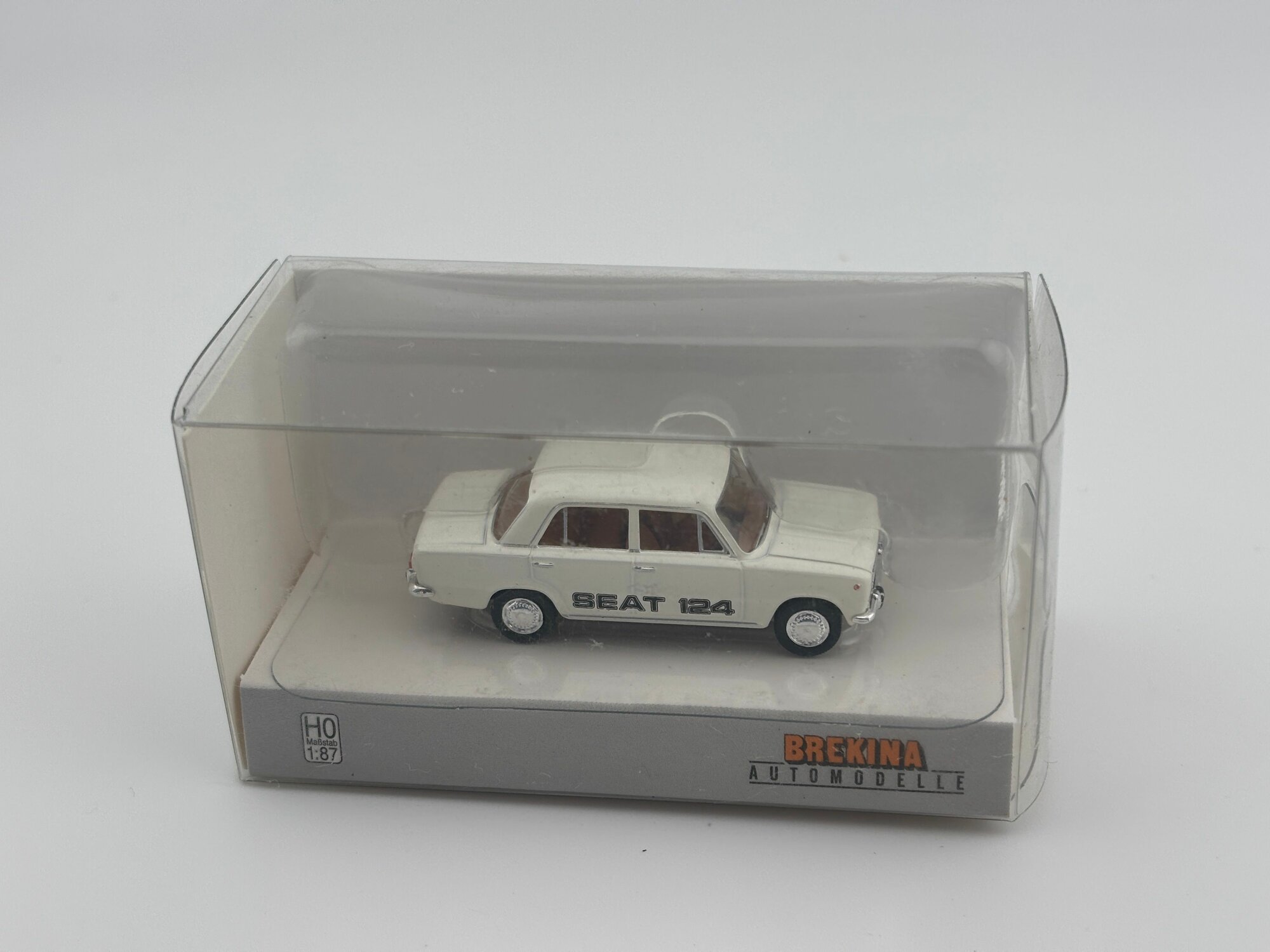 Brekina Ho 1:87 Модель автомобиля Art.-Nr.22419Seat 124weiB
