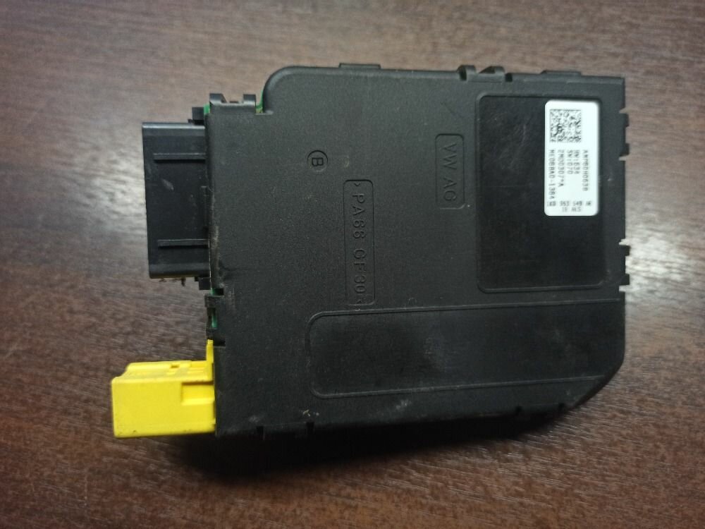 Блок управления подрулевой SK Octavia A5 VW Caddy