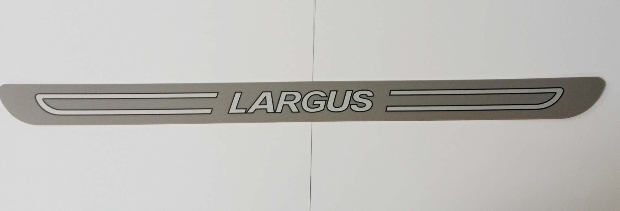 Наклейка порогов передних дверей для а/м LADA Largus