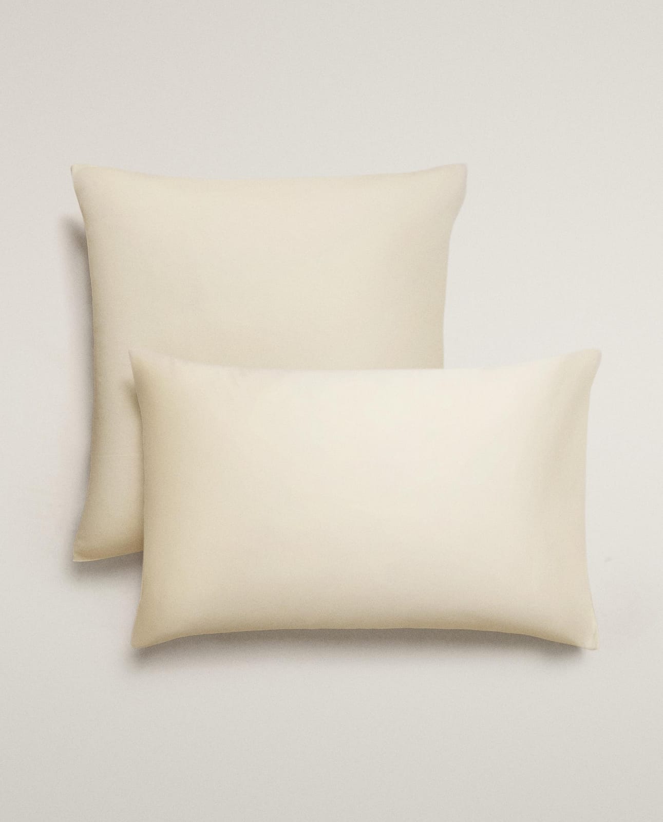 Наволочка ZARA HOME сатиновая с эффектом стирки (300 нитей), waniliowy, 80 x 80 см 0045/091/727-31