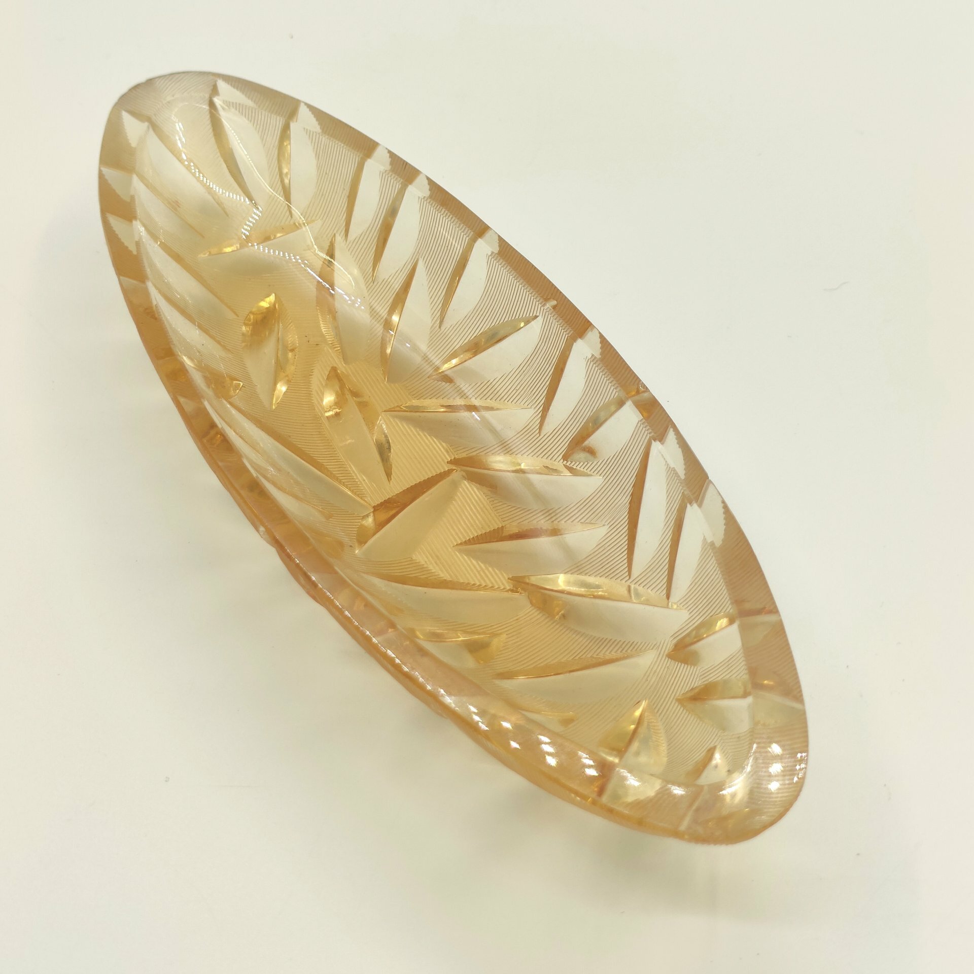 Лоток из туалетного набора "Листики", автор Х. М. Пыльд, цветное стекло