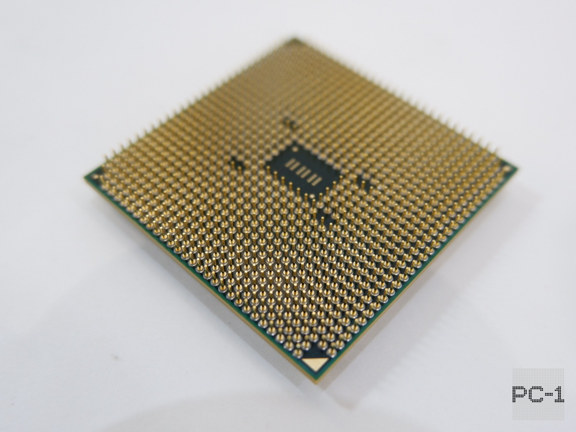 Процессор AD33000JZ22GXAMD A4-3300 2.5GHz, 2-core, Socket FM1, объем кэша L2 1Mb, ядро Llano, техпроцесс 32 нм, TDP 65W, интегрированное графическое ядро HD 6410D, 600 МГц, — фото 1
