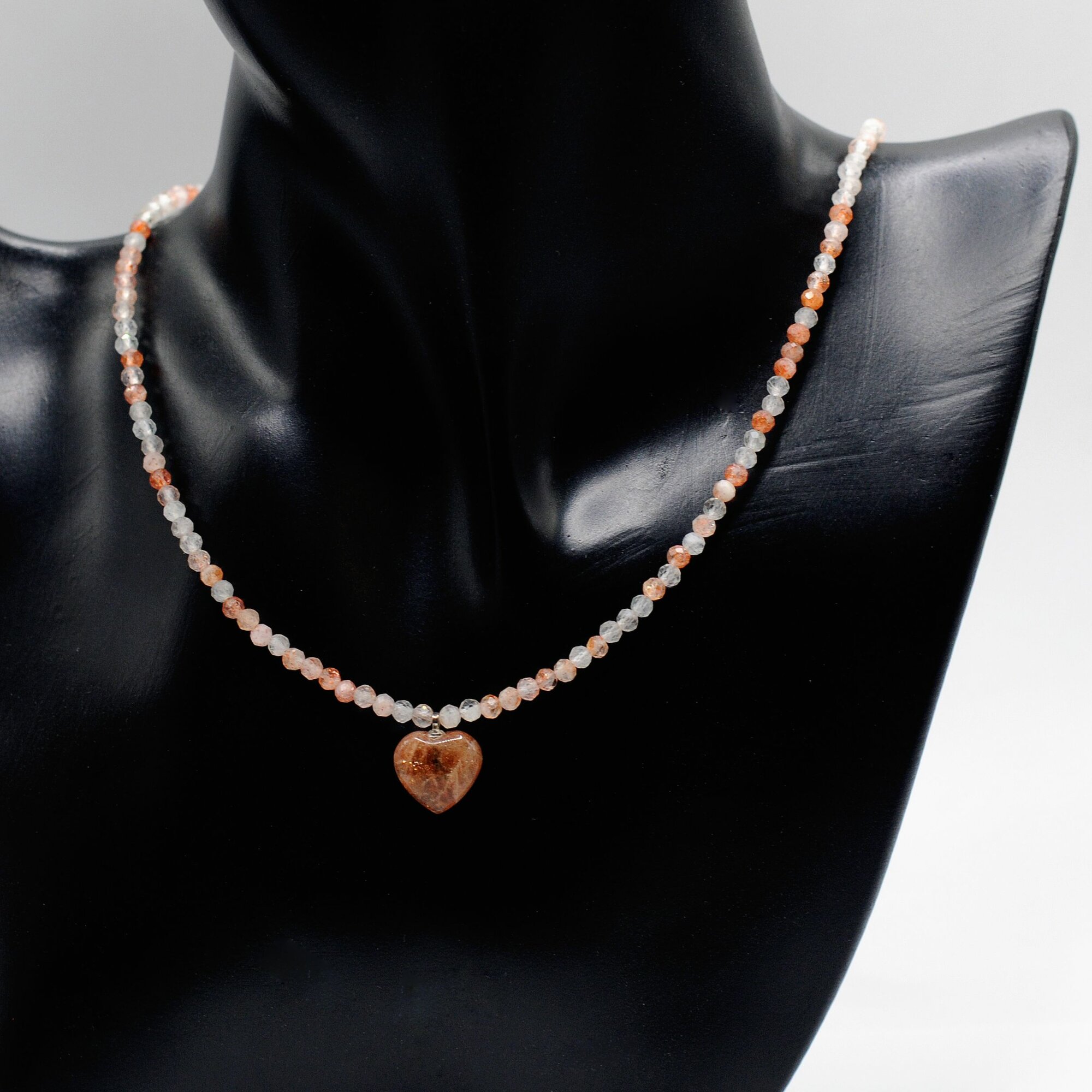 Чокер, гeлиoлит