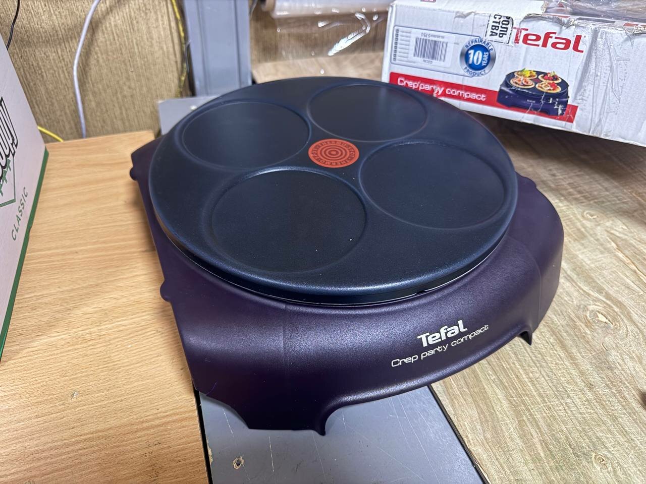 (Уценка) Блинница Tefal PY303633 720Вт (скол на ножке)