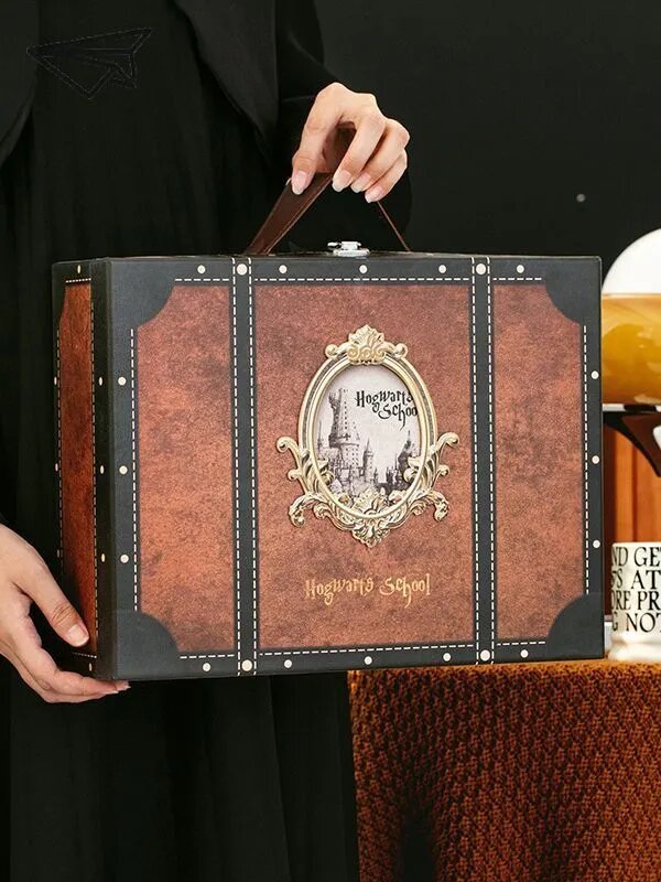 Подарочная коробка Hogwarts School винтажном стиле из искусственной кожи, 12х28х37 см
