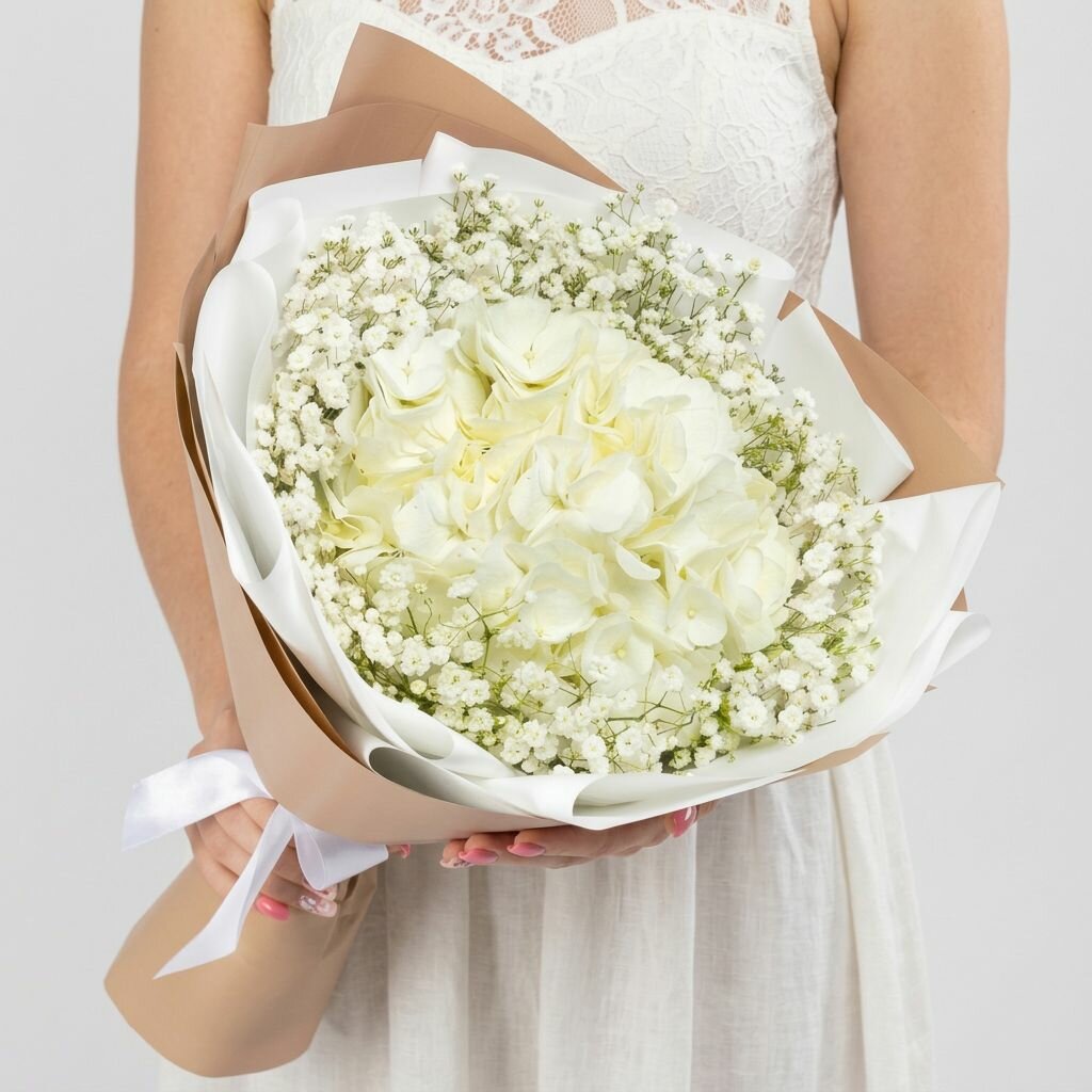Дуо-букет Мегацвет24 "Гипсофила и белая гортензия", 40 см, дизайнерская упаковка