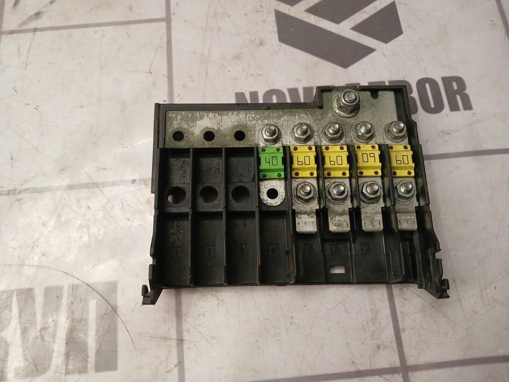 Блок предохранителей Ford Fiesta 2001-2007